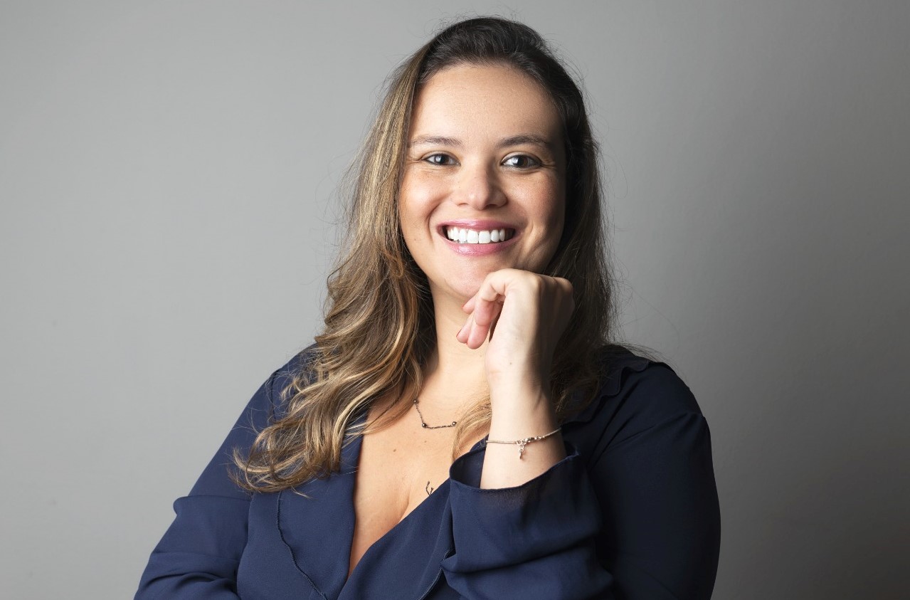 Thais Bozza aborda o bullying, o cyberbullying e o papel da escola no ...